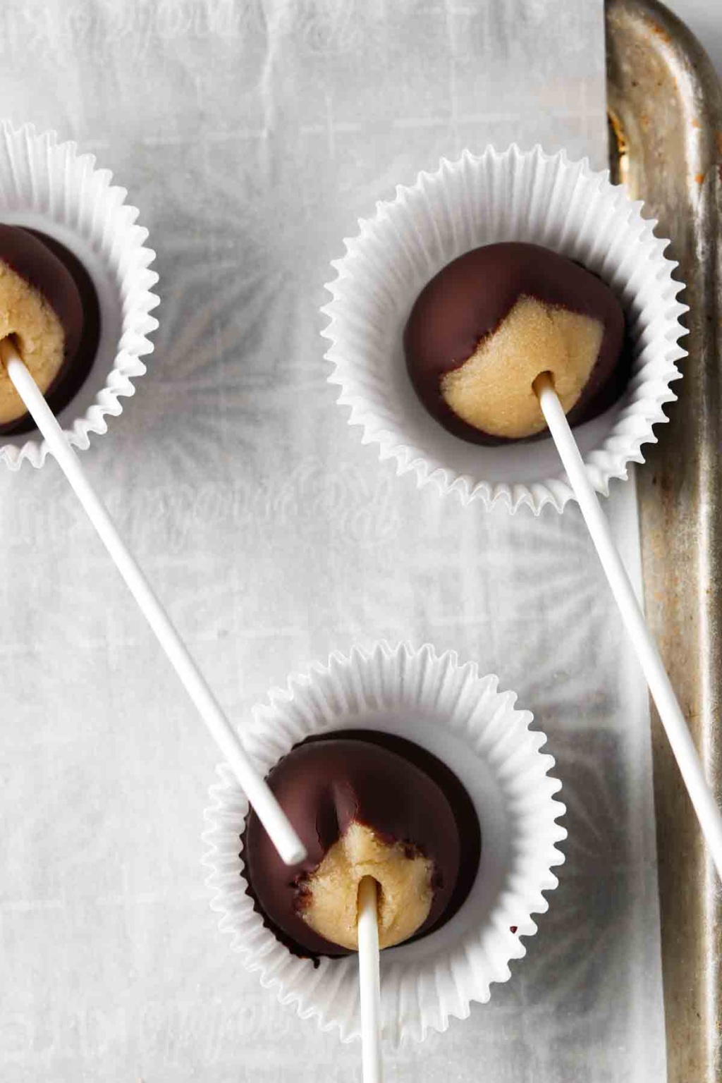 No Bake Gluten Free Cake Pops - Allianna's Kitchen