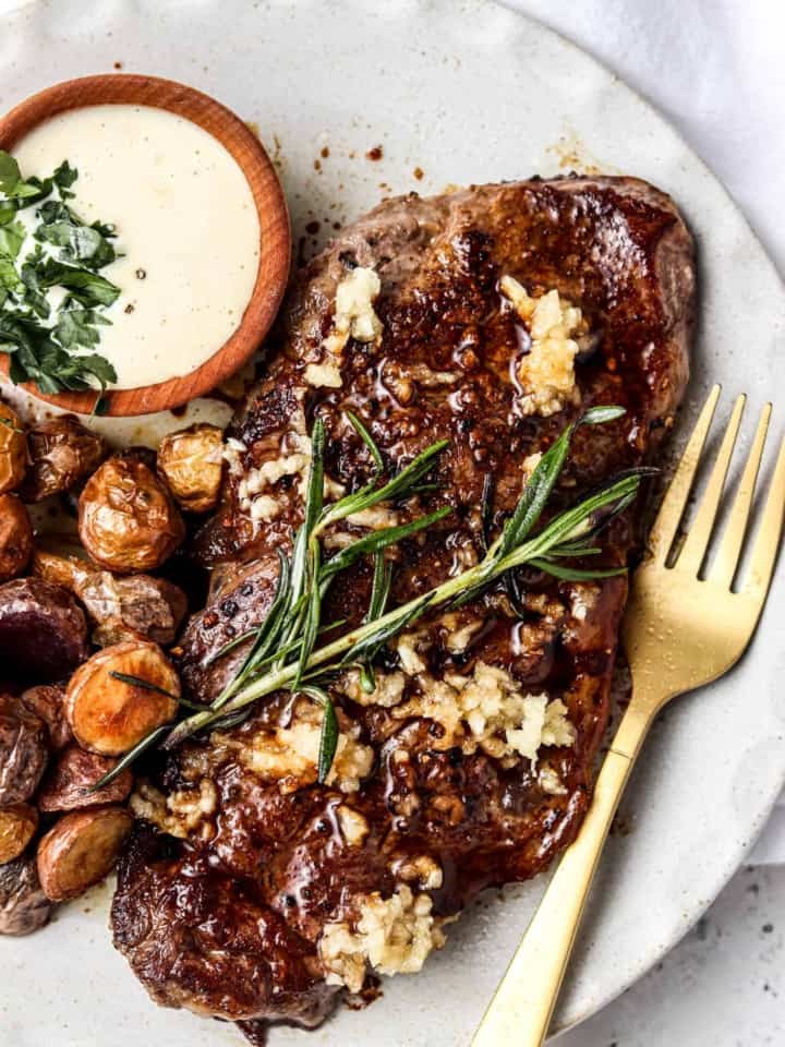 Easy Dutch Oven Ribs - Allianna's Kitchen